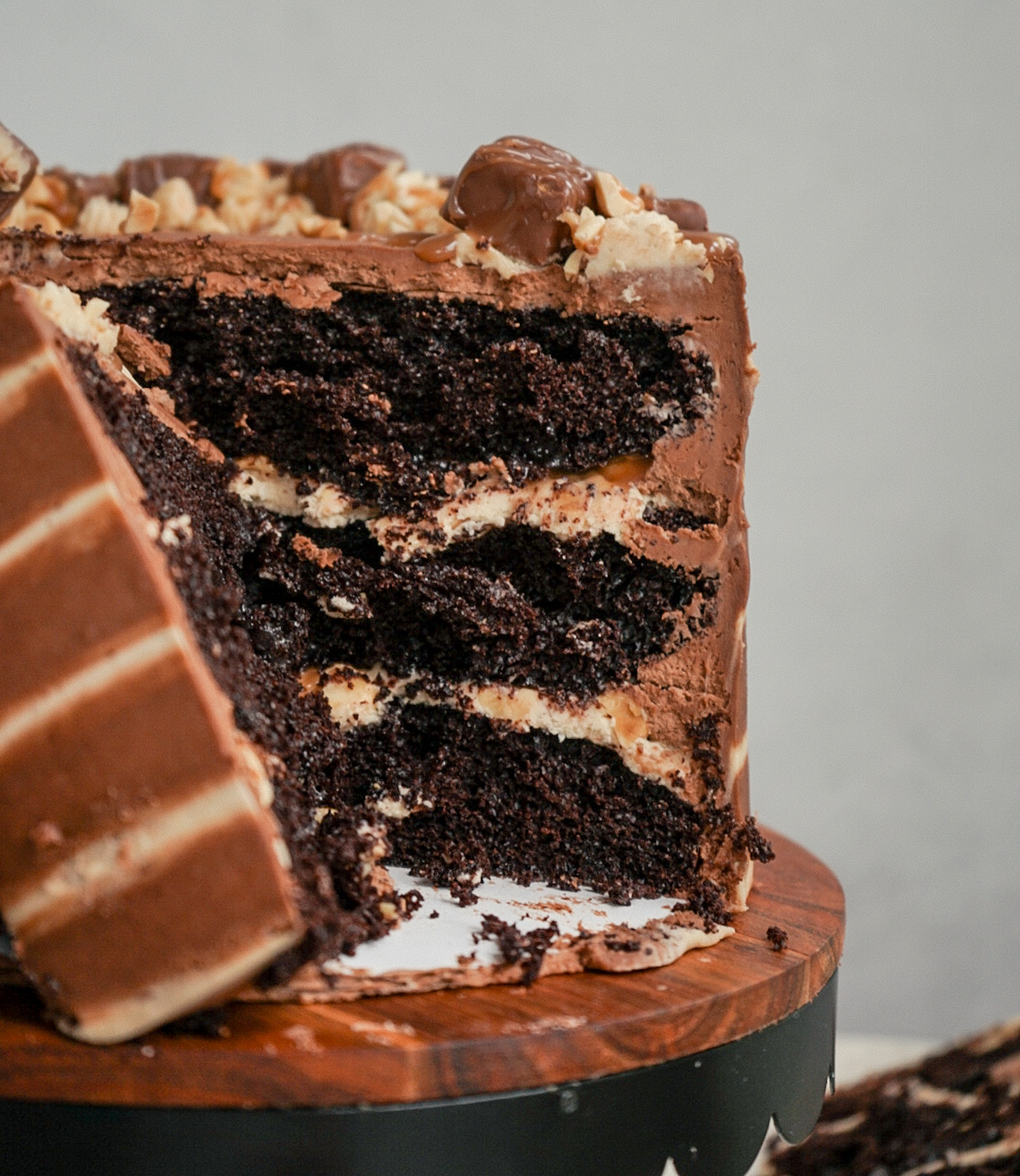Snickers Cake - Cake Babe