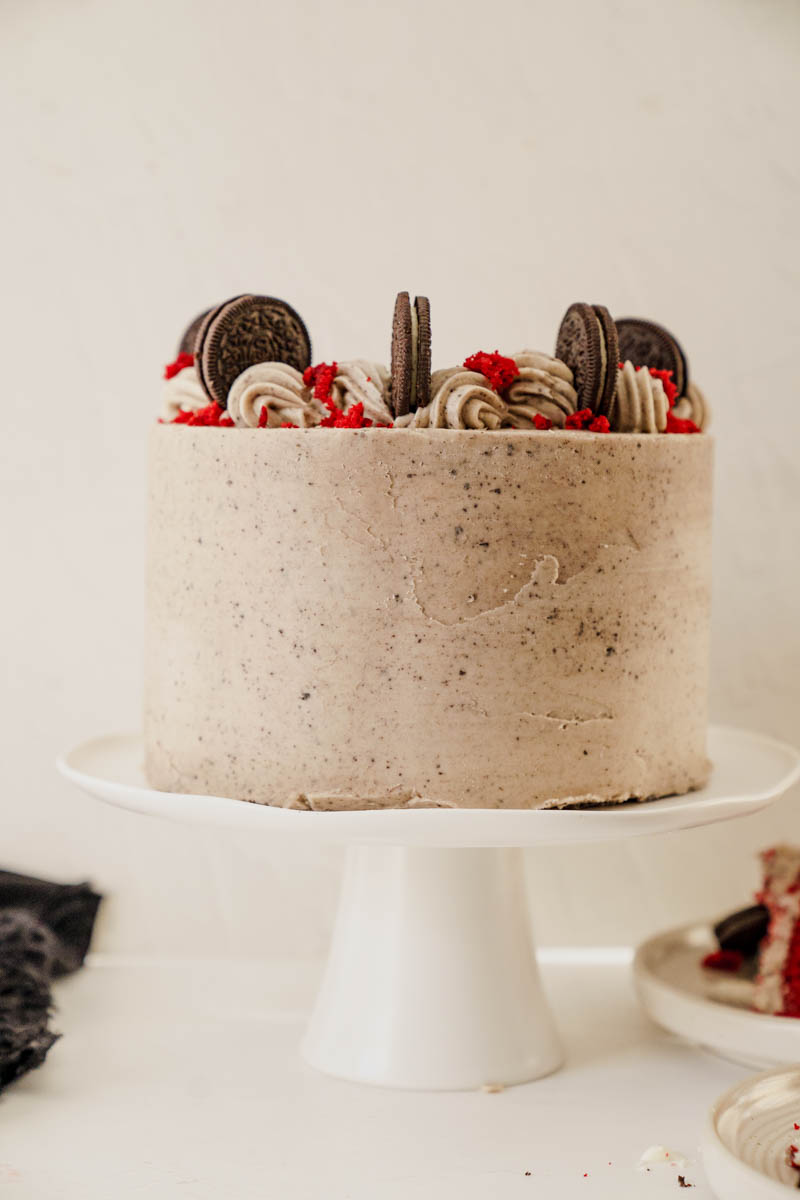 The Best Oreo Red Velvet Cake With Oreo Frosting - Cake Babe