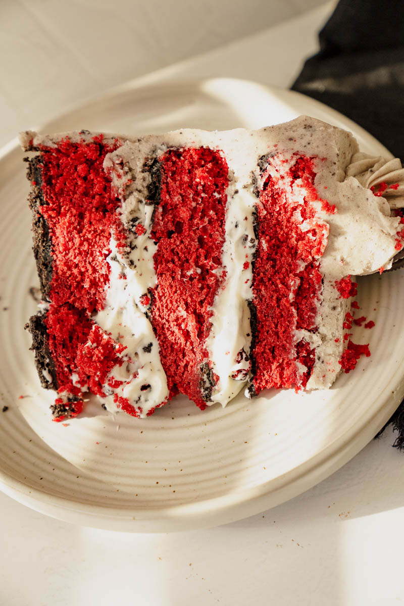 The Best Oreo Red Velvet Cake With Oreo Frosting - Cake Babe