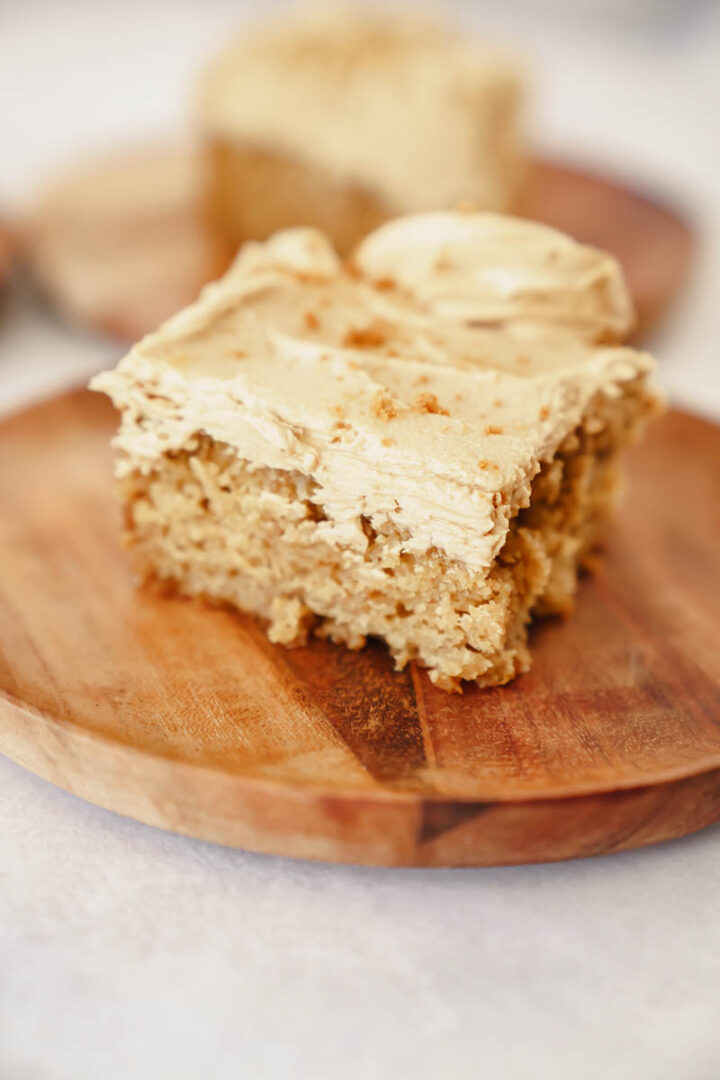2 Hour Easy Biscoff Snack Cake - Cake Babe Bakery