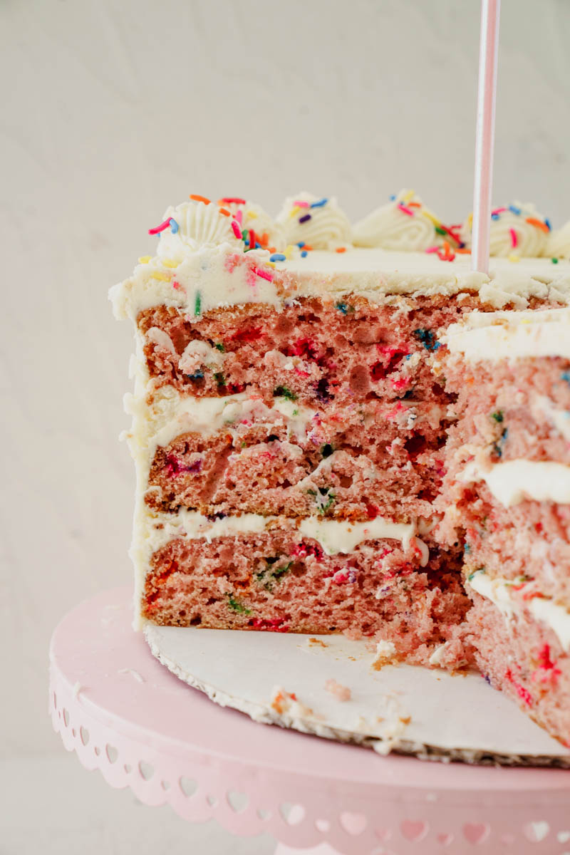 Strawberry Funfetti Cake With Real Strawberries - Cake Babe