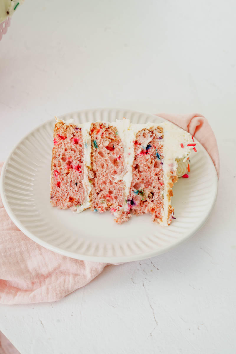 Strawberry Funfetti Cake With Real Strawberries - Cake Babe