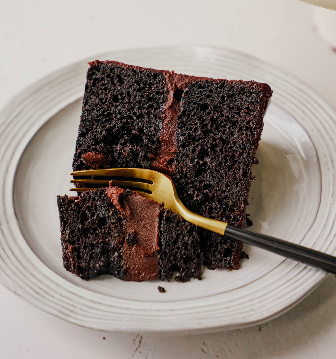 Best Chocolate Fudge Cake With Fudge Frosting - Cake Babe