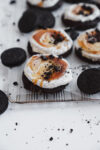 Frosted Caramel Oreo Cookies With Salted Caramel - Cake Babe